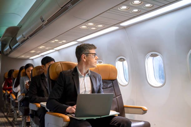 7 Essential Things You Must Carry While Traveling For Work Trip ...